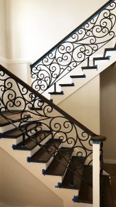 30+ Model Railing Tangga Minimalis dari Besi Stainless dan Kayu